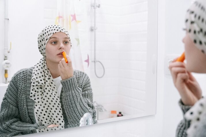 Wat doet ziekte met je zelfbeeld? - Psychologie Magazine